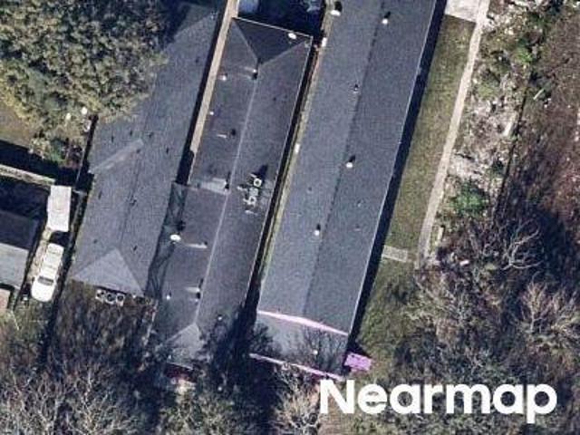 N Robertson St