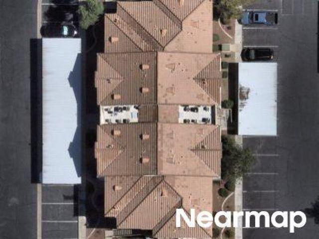 N Stephanie St
