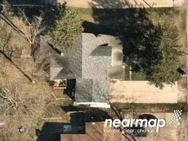 N Summit Ave