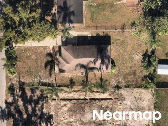 N Swindell Ave