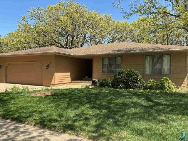 N Savannah Dr, Sioux Falls, Home For Sale