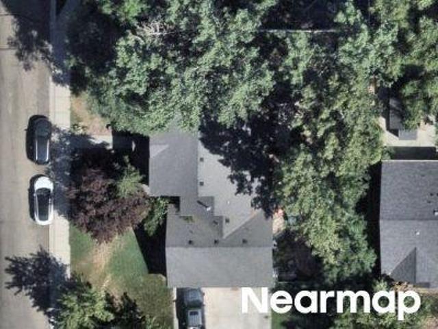 N Schumann Ave