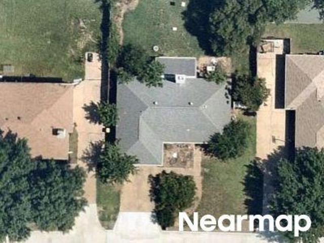 N Sharon Dr