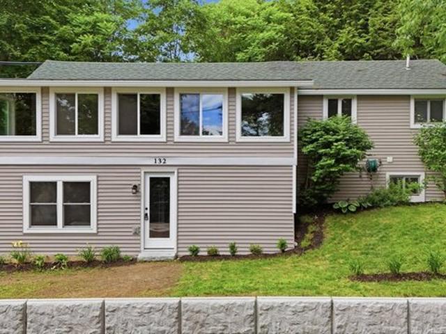 N Shore Ln, Winthrop, Home For Sale