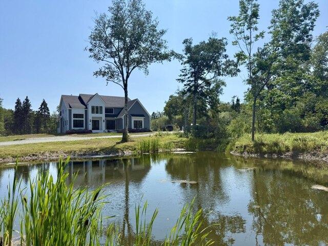 N Shore Rd, North Haven, Home For Sale