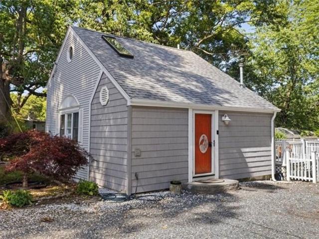 N Shore St, Warwick, Home For Sale