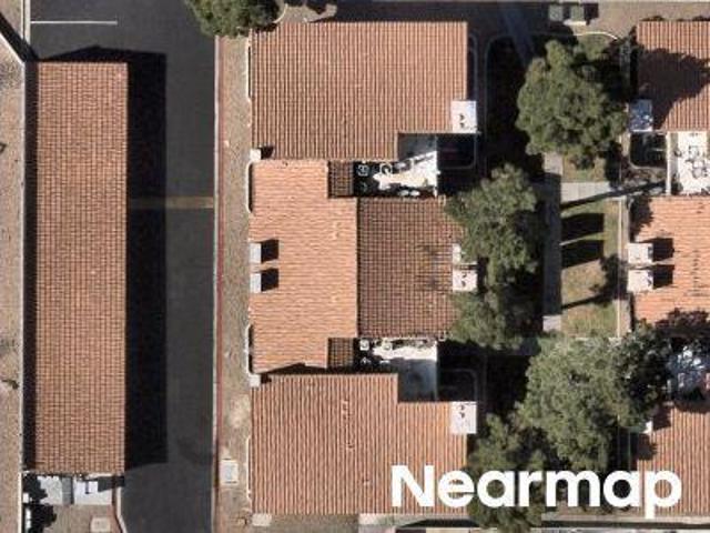 N Sloan Ln