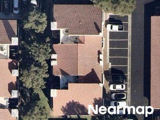 N Sloan Ln