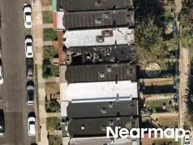 N Smallwood St