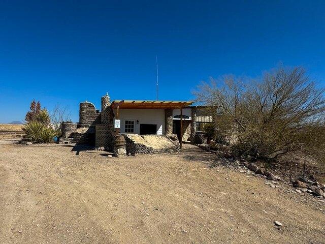 N Smiling Dog Trl, Terlingua, Home For Sale