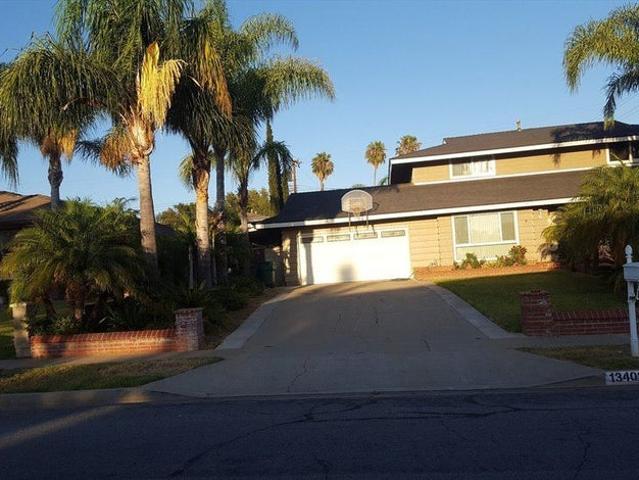 N.Tustin X LARGE ROOM, Own Bath,Walking Closet