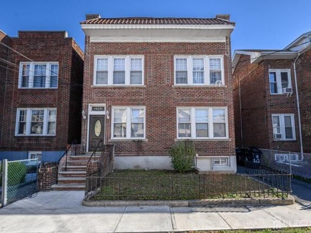 N Th St N, Newark, Home For Sale