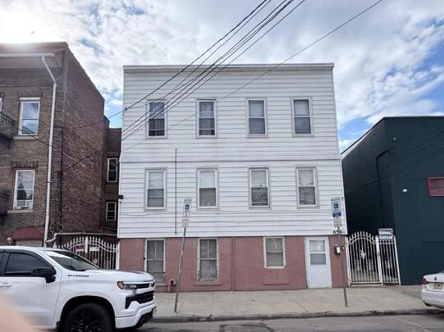 N Th St, Newark, Home For Sale