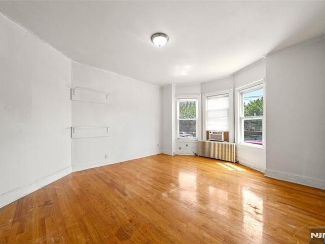 N Th St, Harrison, Home For Sale