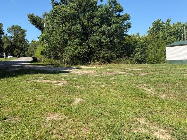 N Third St, Soperton, GA 30457