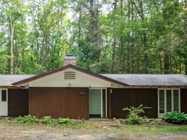 N Valley Rd, Pelham, Home For Sale
