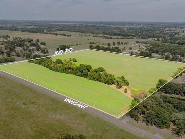 N Vansant Rd, Clinton, MO 64735