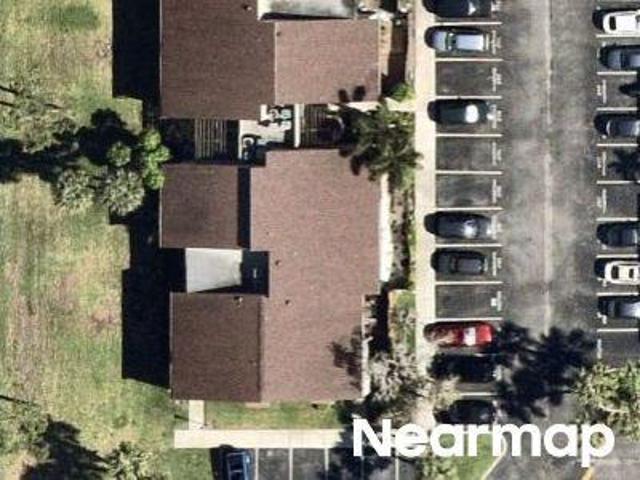 N Village Dr N
