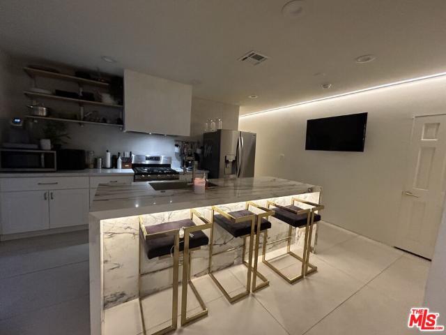 N Vista St, Los Angeles, CA 90036 | MLS #24 431