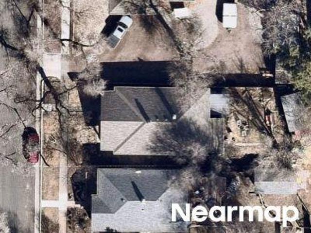 N Walnut St