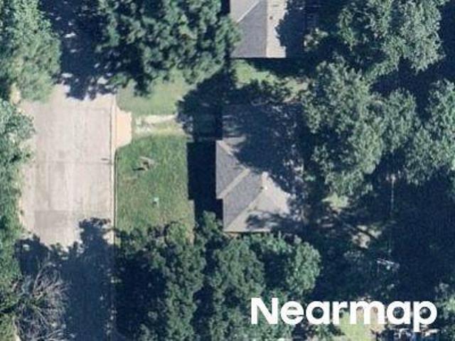 N Walnut St