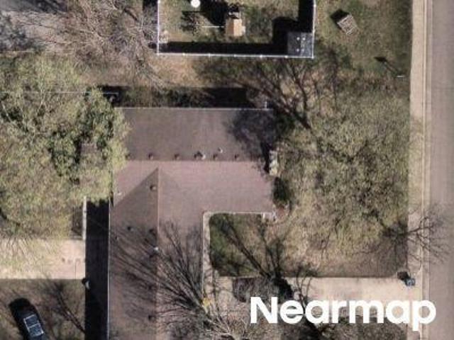 N Walnut St