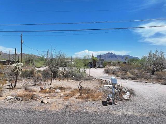 N Warner Dr