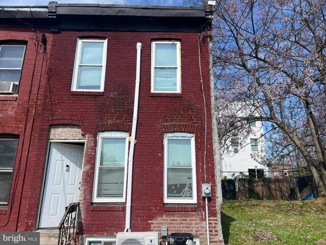 N Warnock St, Philadelphia, Home For Sale