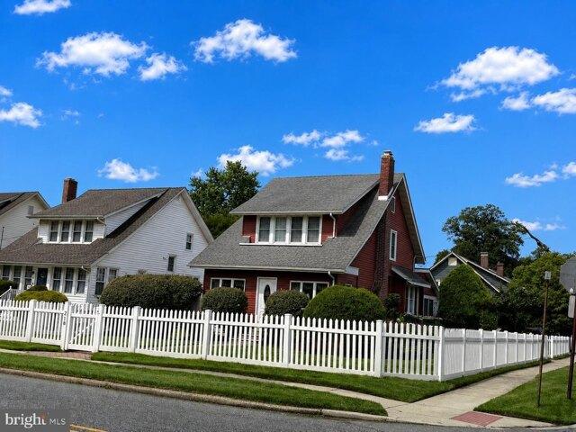 N Warwick Rd, Magnolia, Home For Sale
