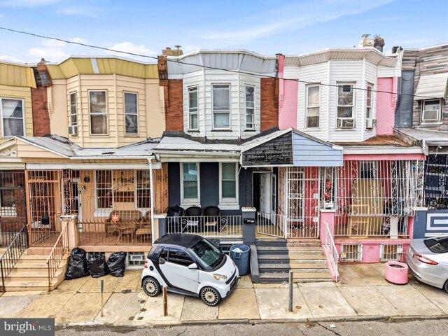 N Water St, Philadelphia, Home For Sale