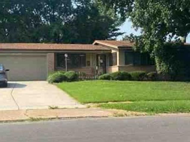 N Waterford Dr