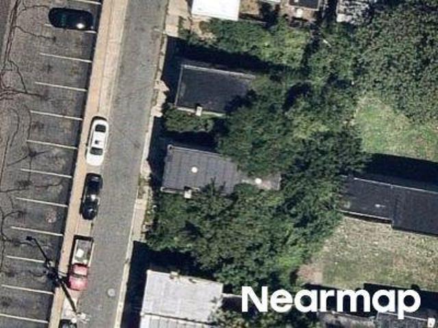 N Watts St