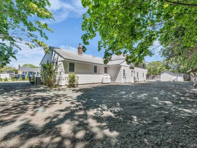 N Westbury Rd, Hampton Bays, Home For Sale