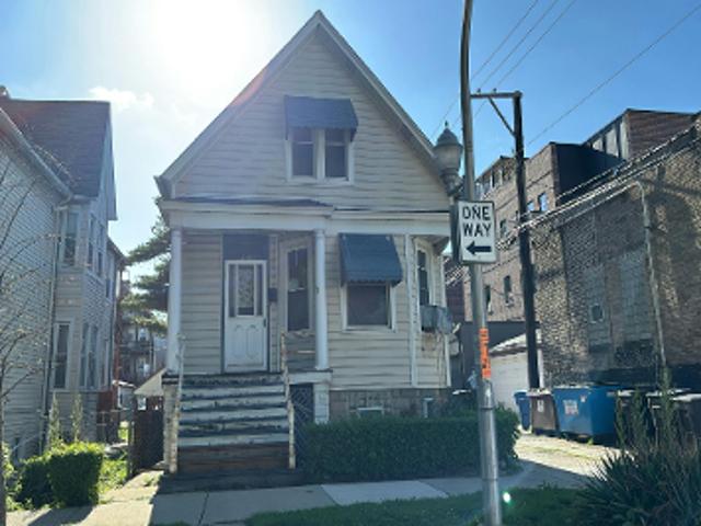 N Whipple St