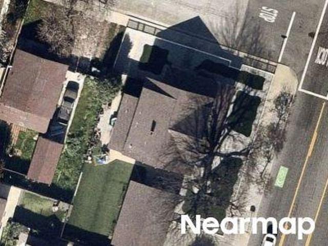 N White Ave