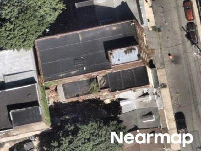 N White St