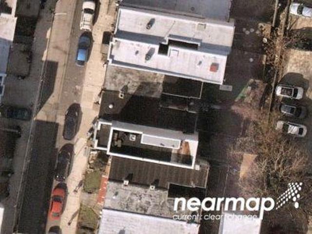 N Willington St