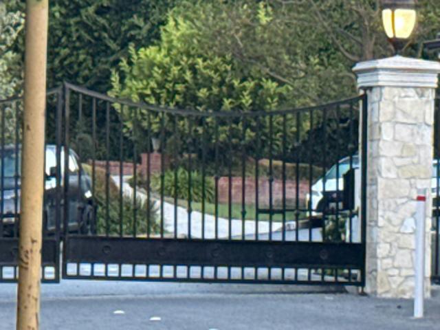 N Woodburn Dr