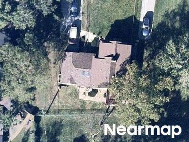 N Woodland Cir