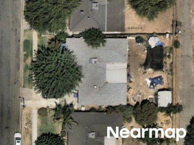 N Woodson Ave