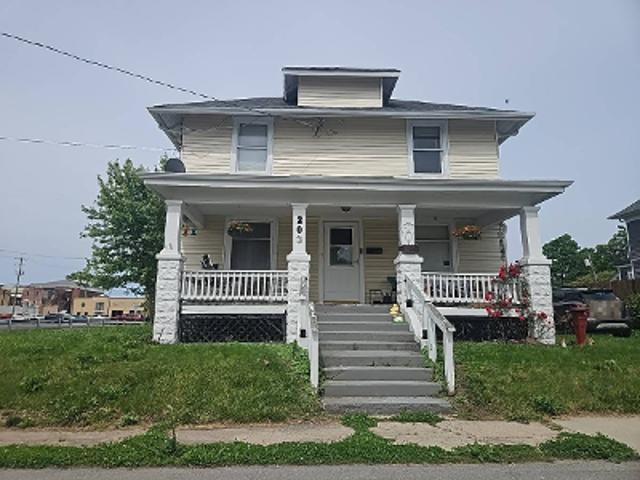 N 14th St