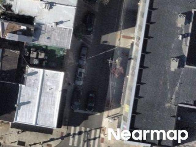 N 15th St