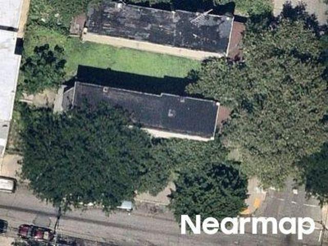 N 15th St