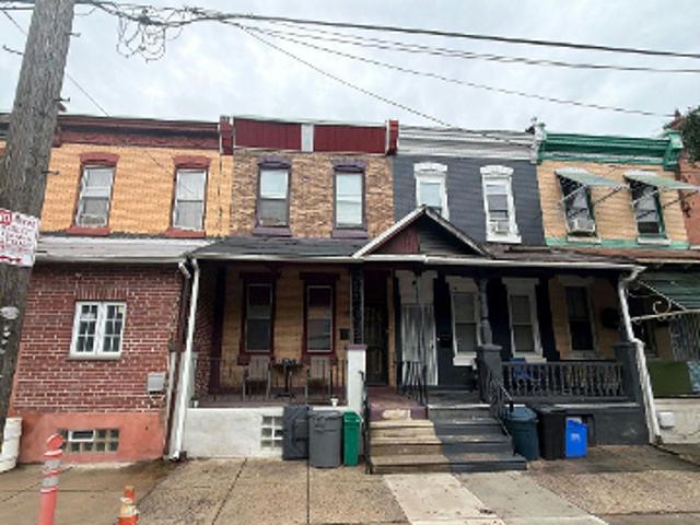 N 15th St