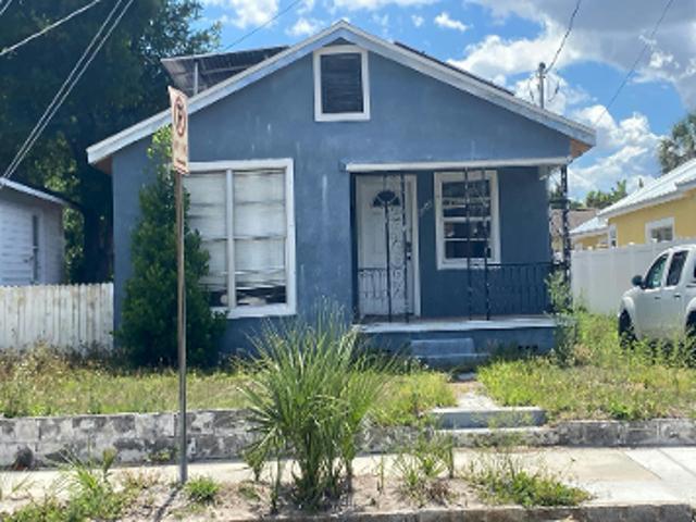 N 15th St