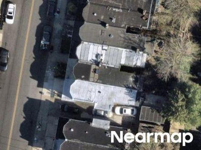 N 15th St