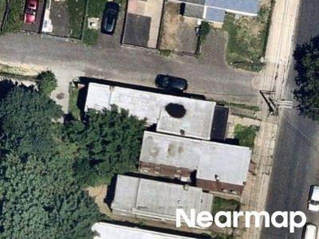 N 15th St