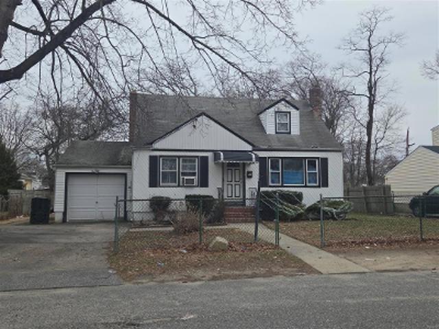 N 16th St