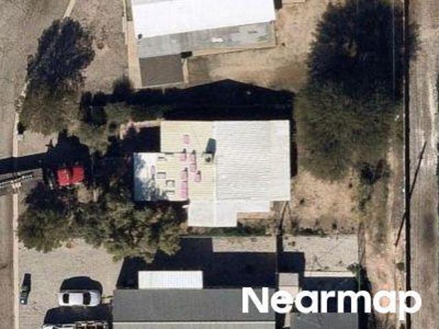 N 16th Pl