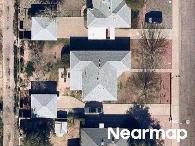 N 17th Ave